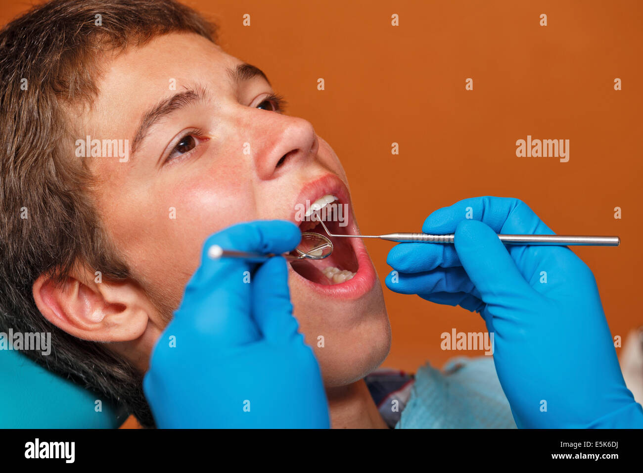 Child on inspection the dentist in the dental clinic Stock Photo - Alamy