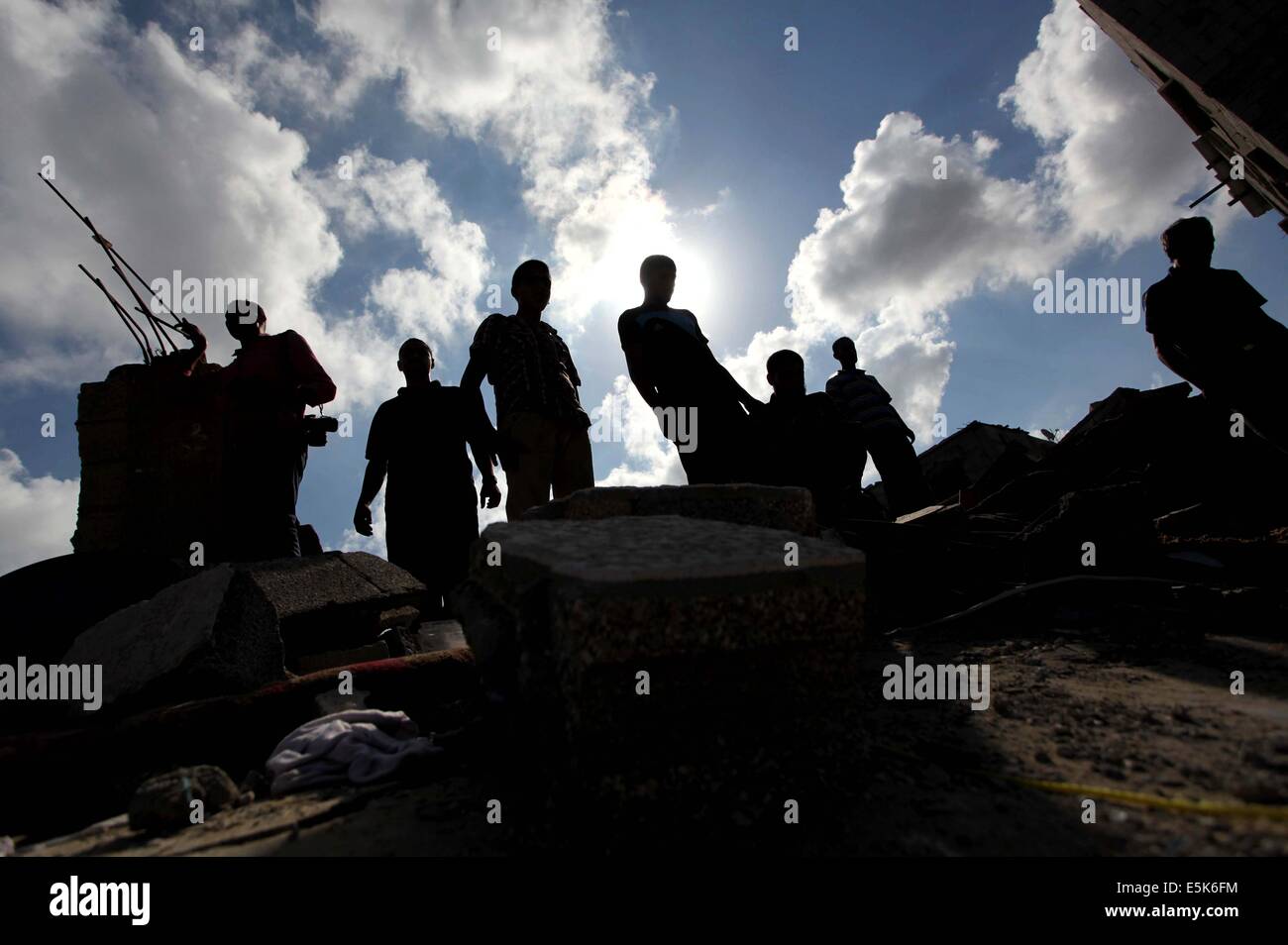 Rubble core hi-res stock photography and images - Alamy