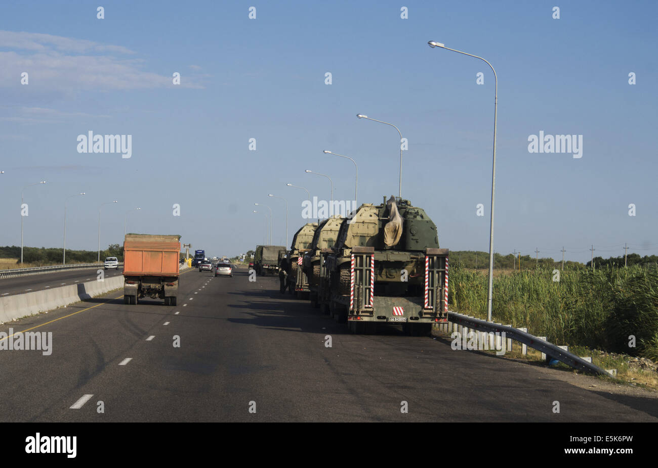 July 31, 2014 - Column of tractors, self-propelled artillery ...
