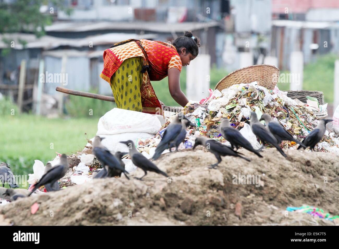 Urban poverty dhaka bangladesh High Resolution Stock Photography and ...