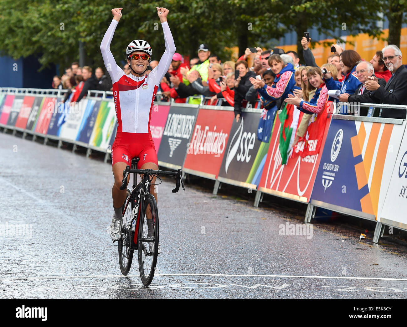 GLASGOW, SCOTLAND - AUGUST 03: Lizzie Armistead of England wins the ...