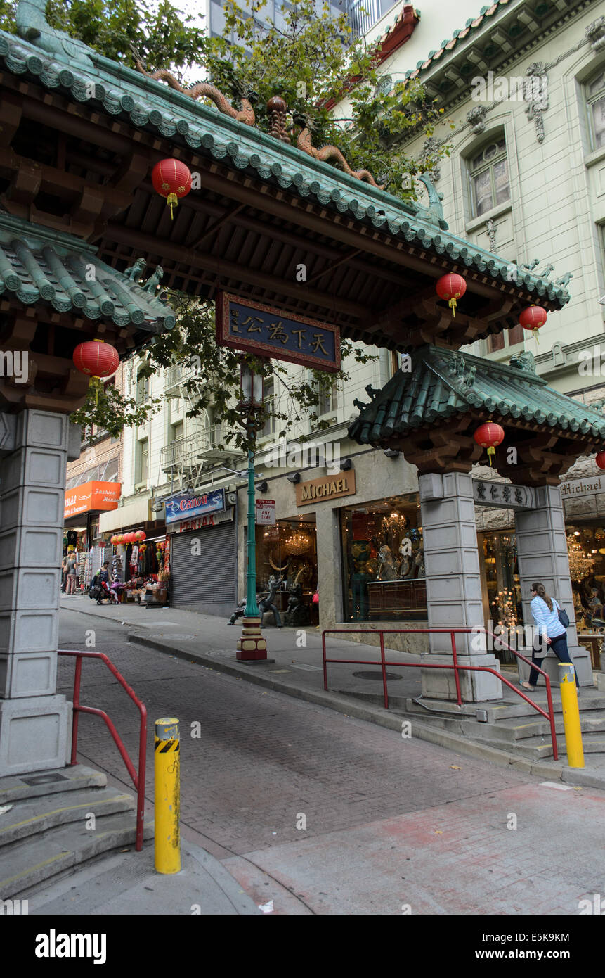 San francisco dragons hi-res stock photography and images - Alamy