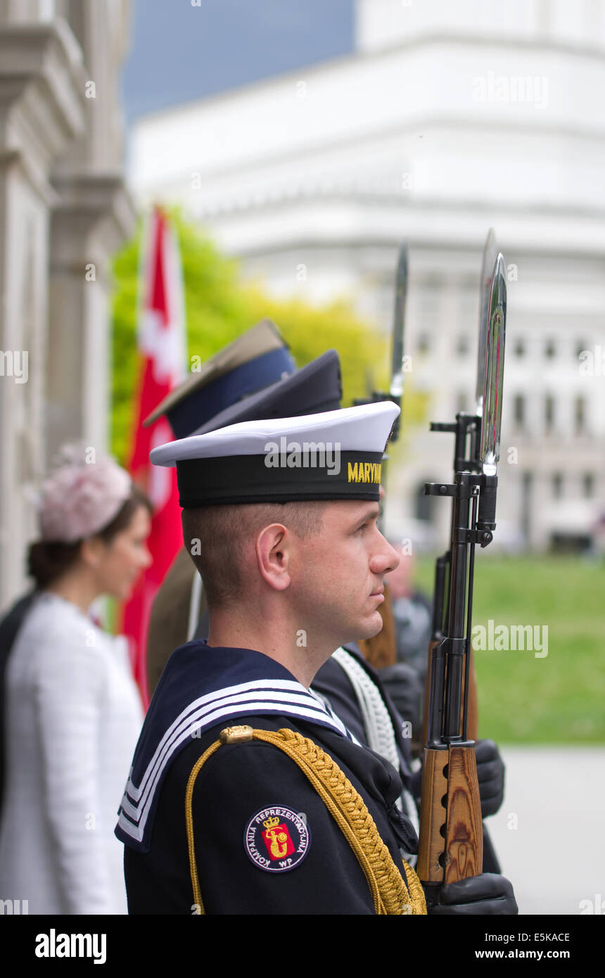 Warsaw, Poland. 12th May 2014: Honour guard at the Tomb of the Unknown ...