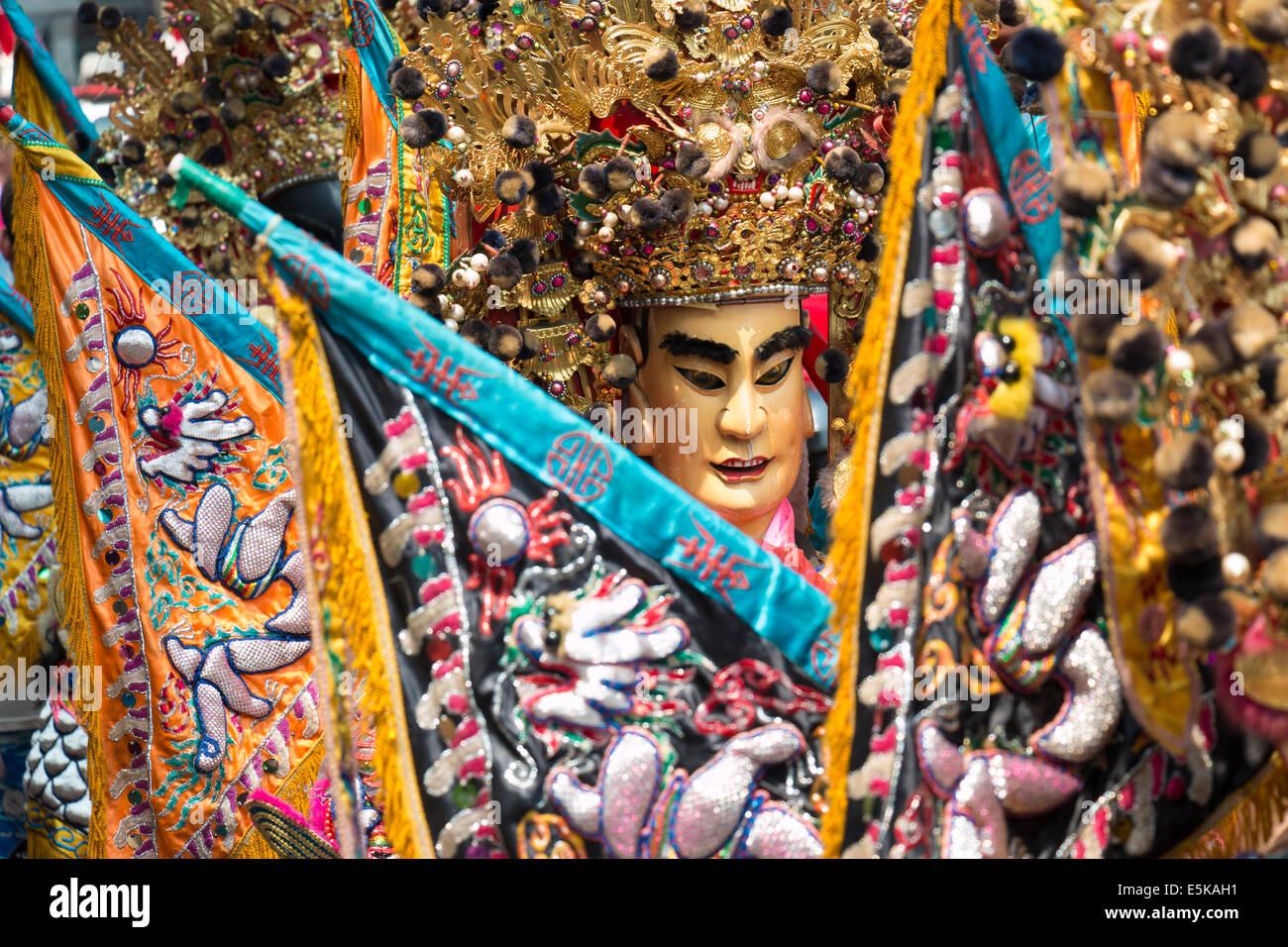 A daoist heavenly general, a costume worn at taoist religious festivals ...