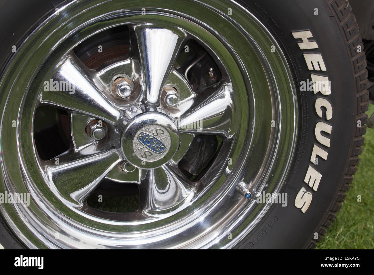 Classic Mustang Alloy wheel Stock Photo - Alamy