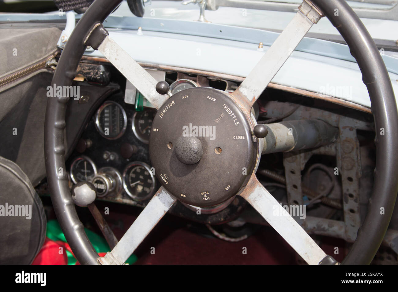 Classic car, Steering wheel and instruments Stock Photo - Alamy
