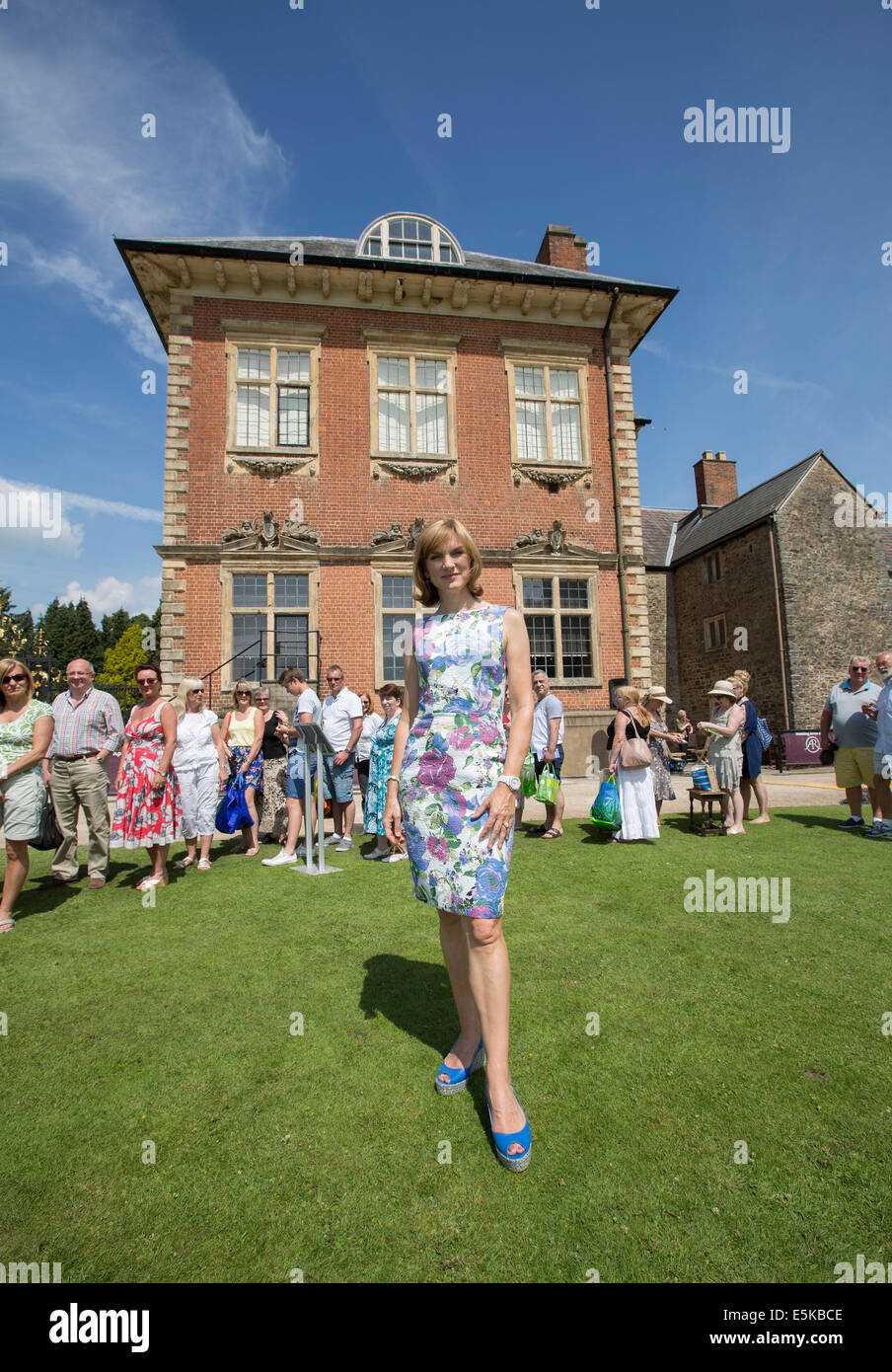 Fiona Bruce Antiques High Resolution Stock Photography and Images - Alamy