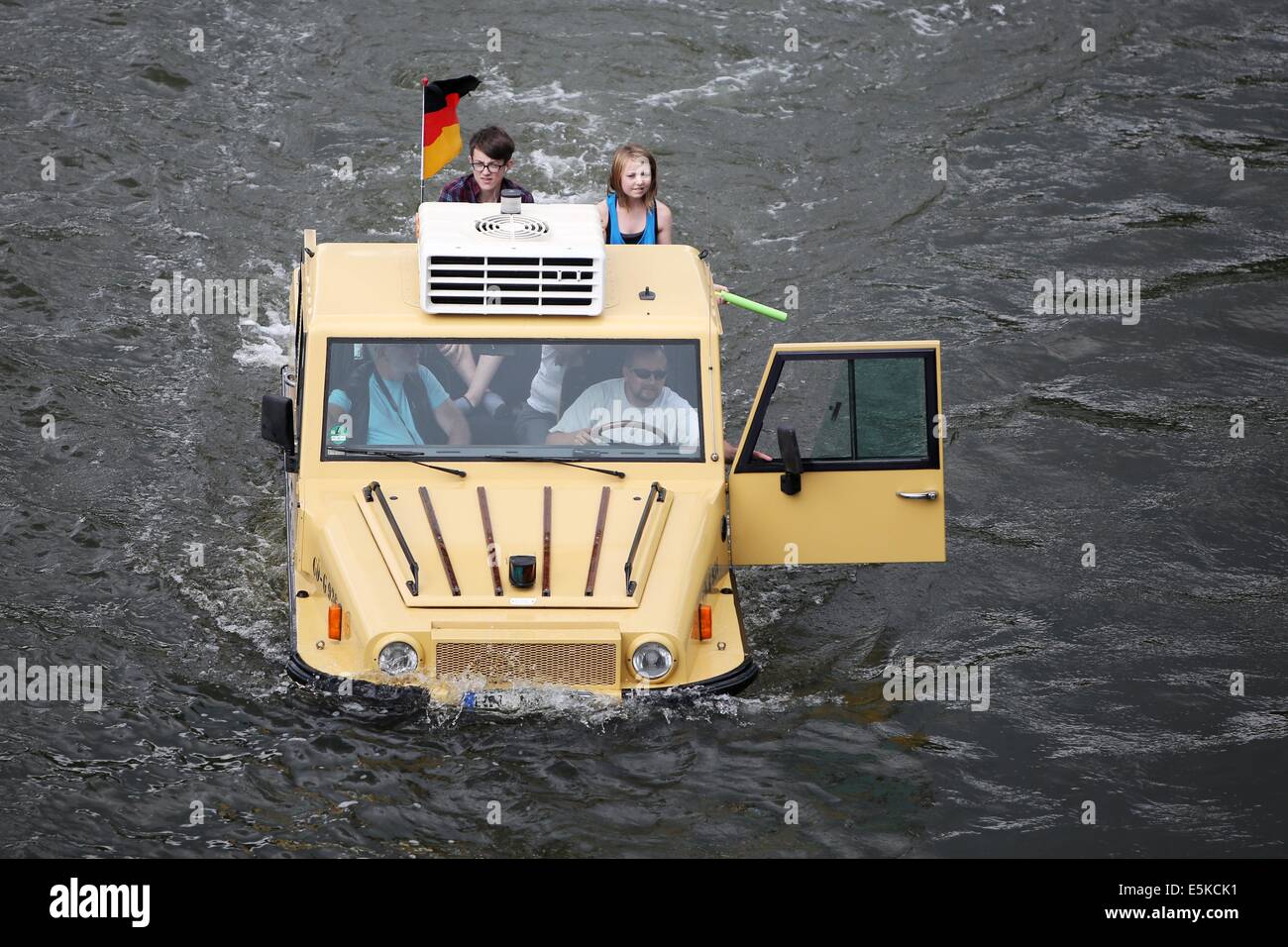 Amphibious cars hi-res stock photography and images - Alamy