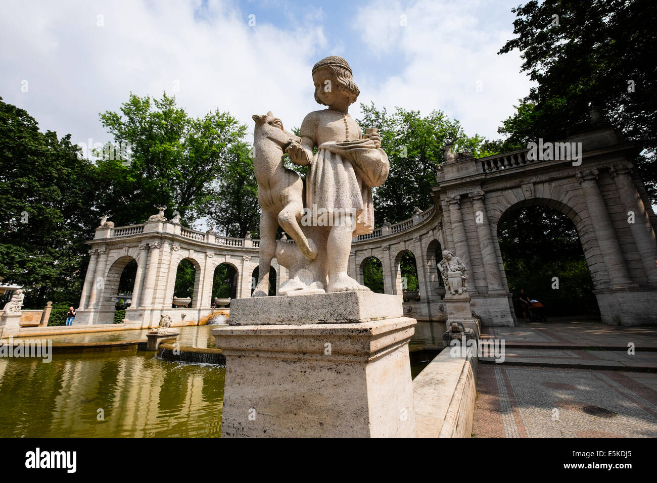 Marchenbrunnen Fairy Tale Fountain in Volkspark Friedrichshain Park ...
