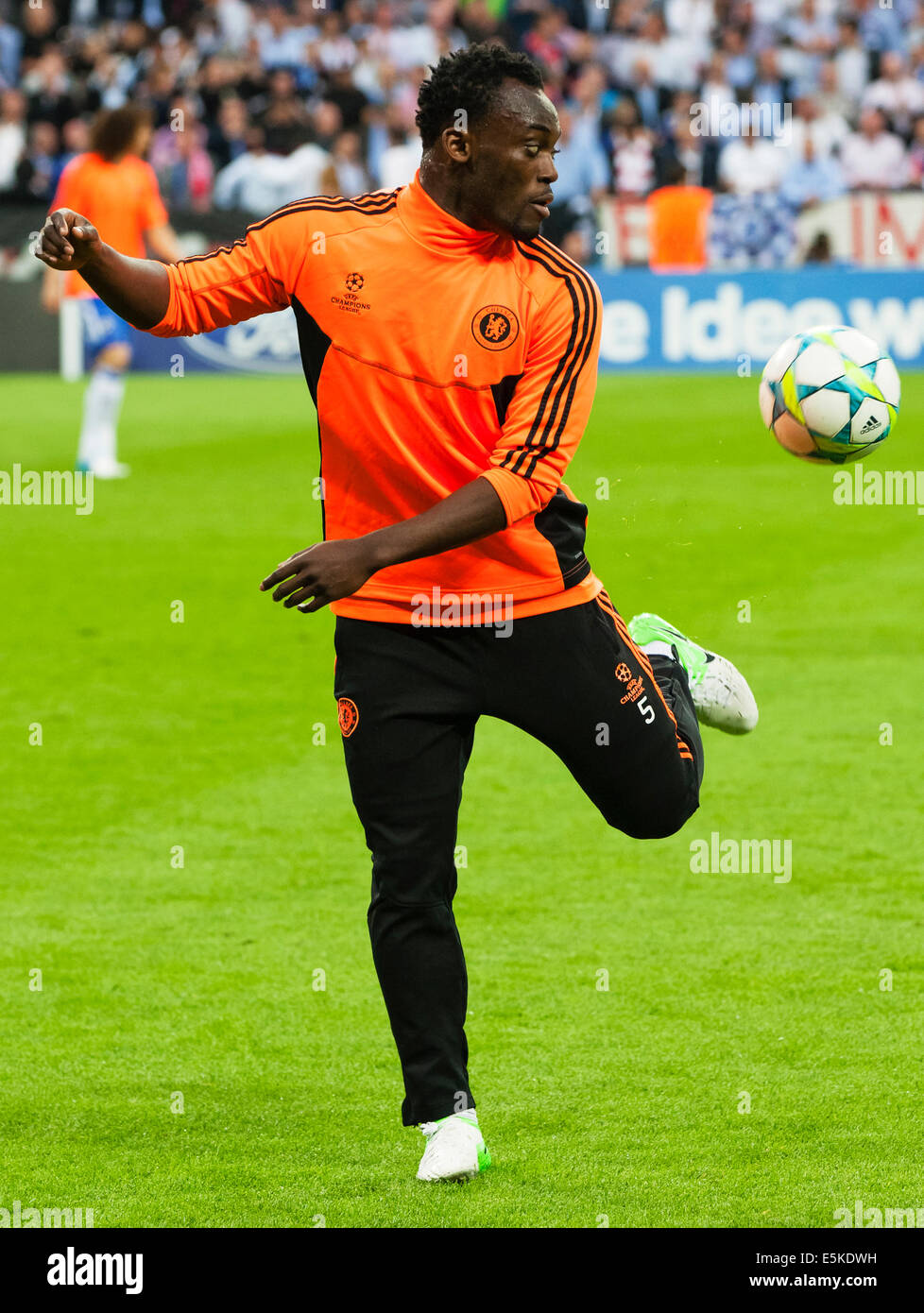 Michael essien chelsea 2012 hi-res stock photography and images - Alamy
