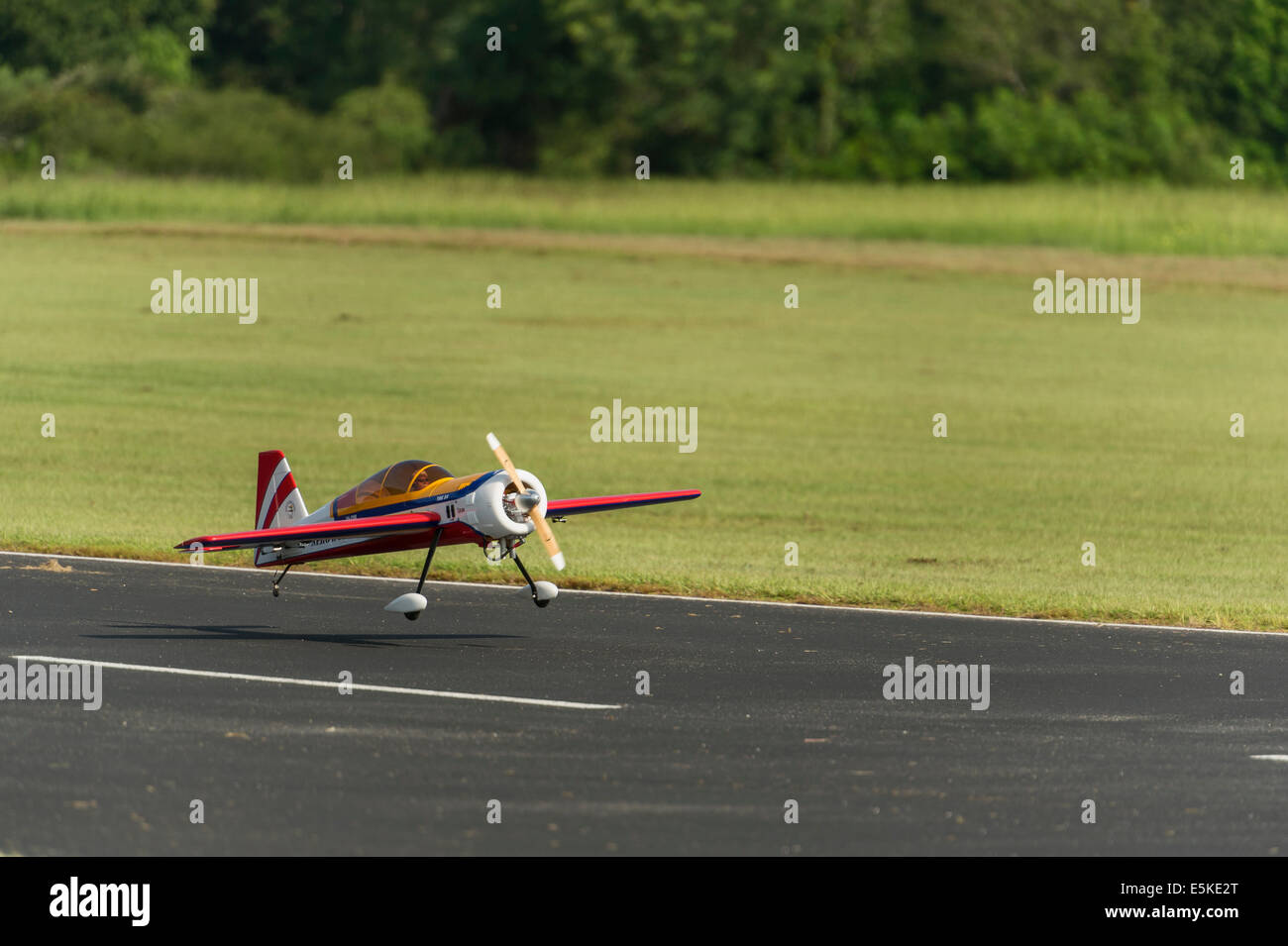 Gas powered model plane hi-res stock photography and images - Alamy