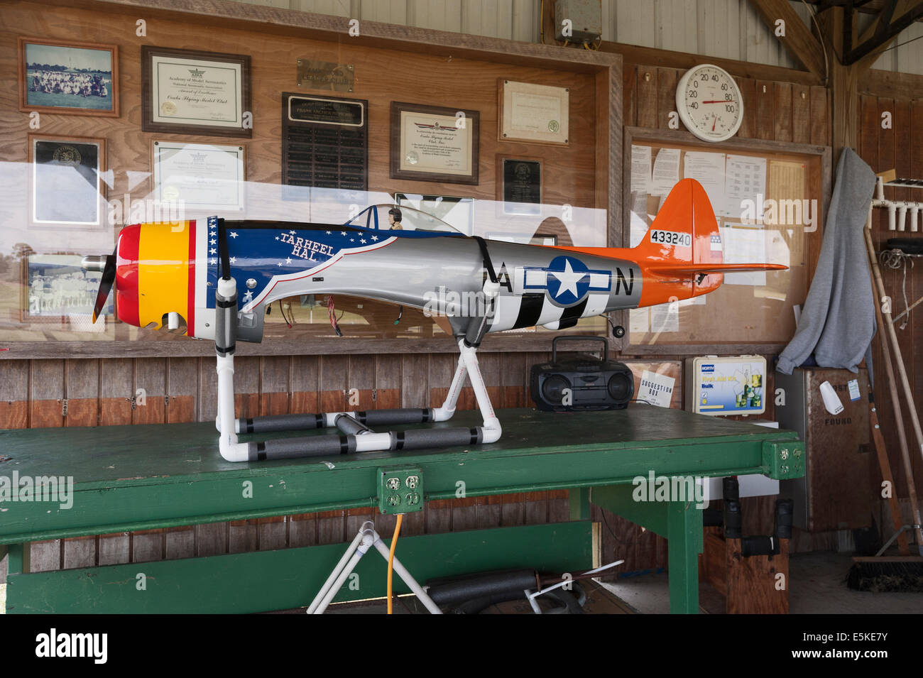 Gas powered model plane hi-res stock photography and images - Alamy