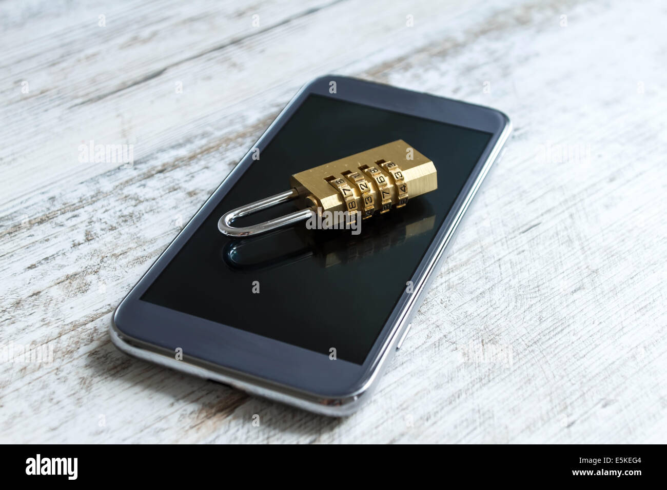 Data privacy phone hi-res stock photography and images - Alamy