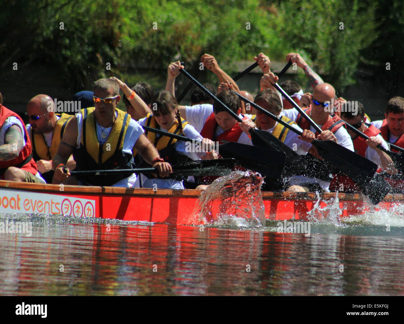 Dragon boat race Stock Photo - Alamy