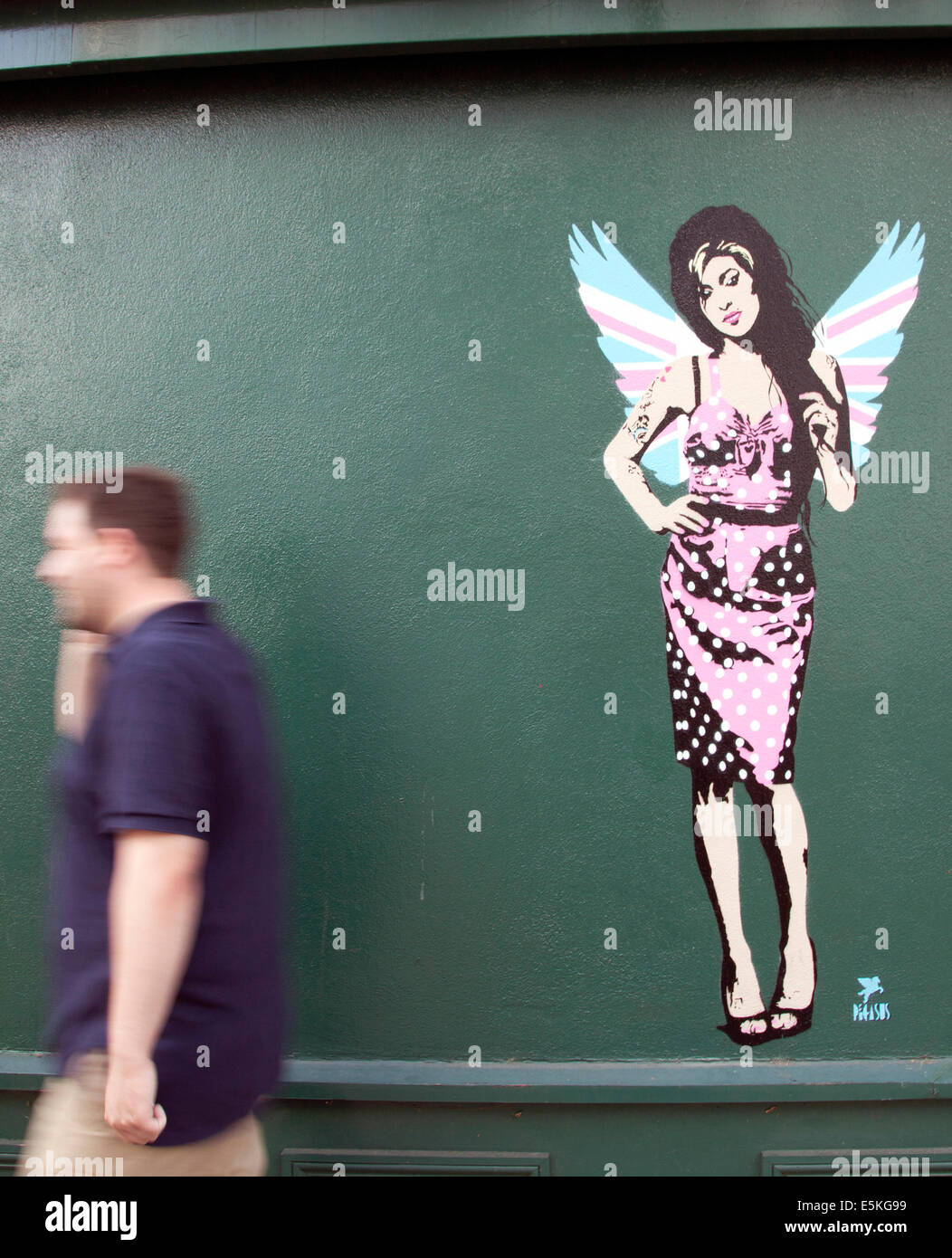 Amy winehouse hi-res stock photography and images - Alamy