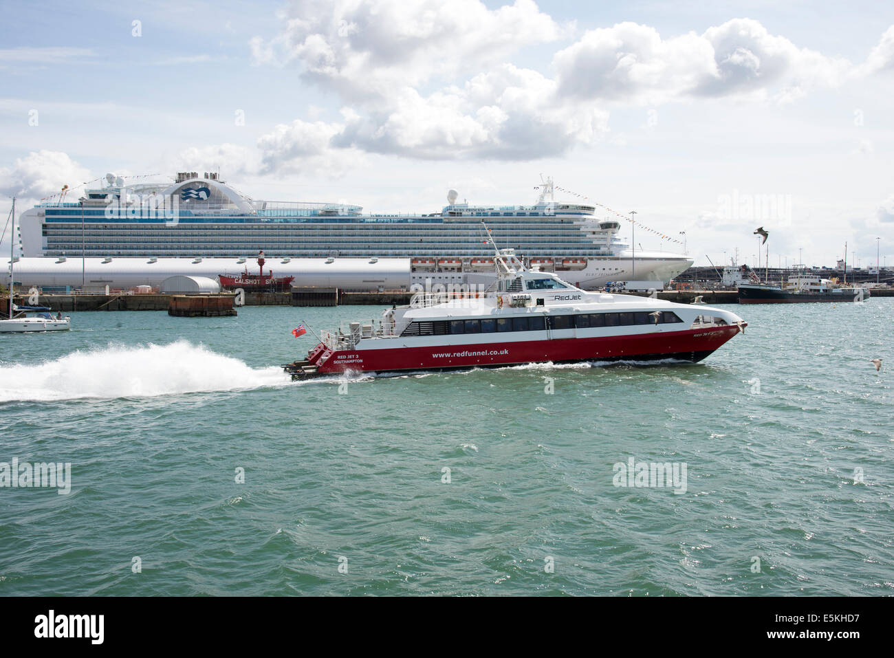 Red Jet service departing Southampton Terminal for the Isle of Wight ...