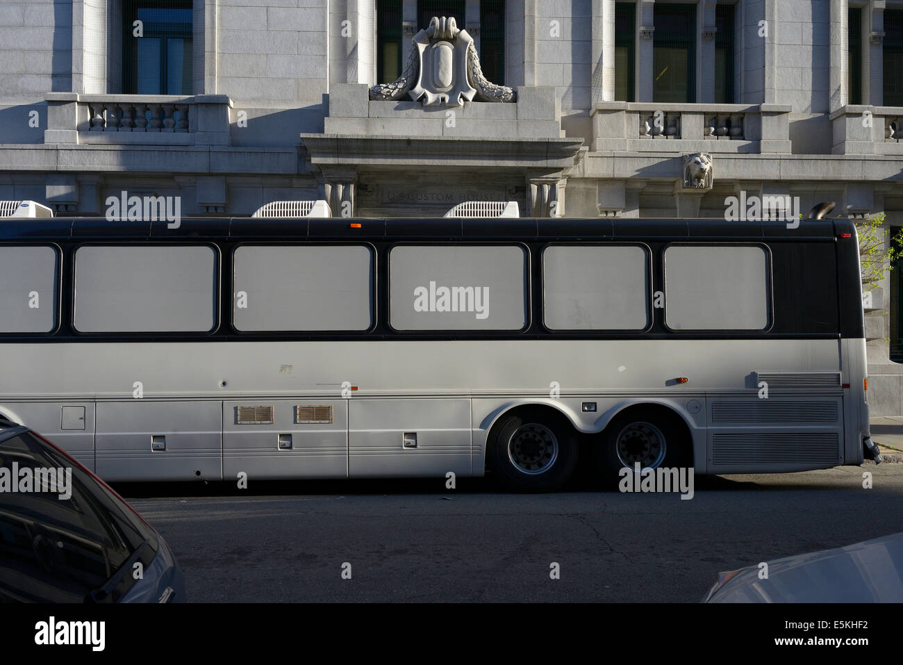 immigrant deportation bus san francisco usa Stock Photo - Alamy