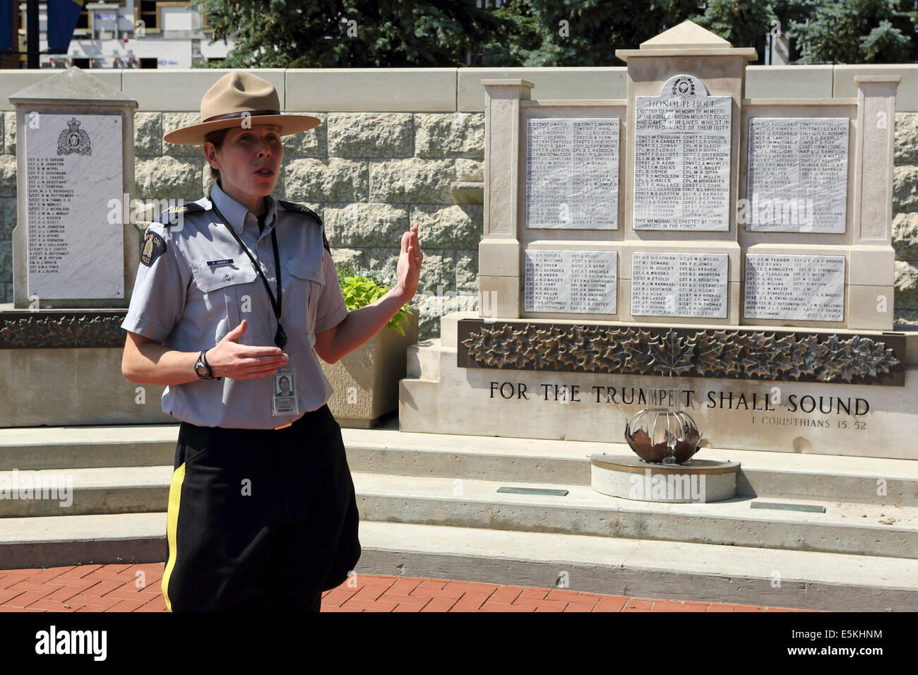Female mounted police hi-res stock photography and images - Alamy