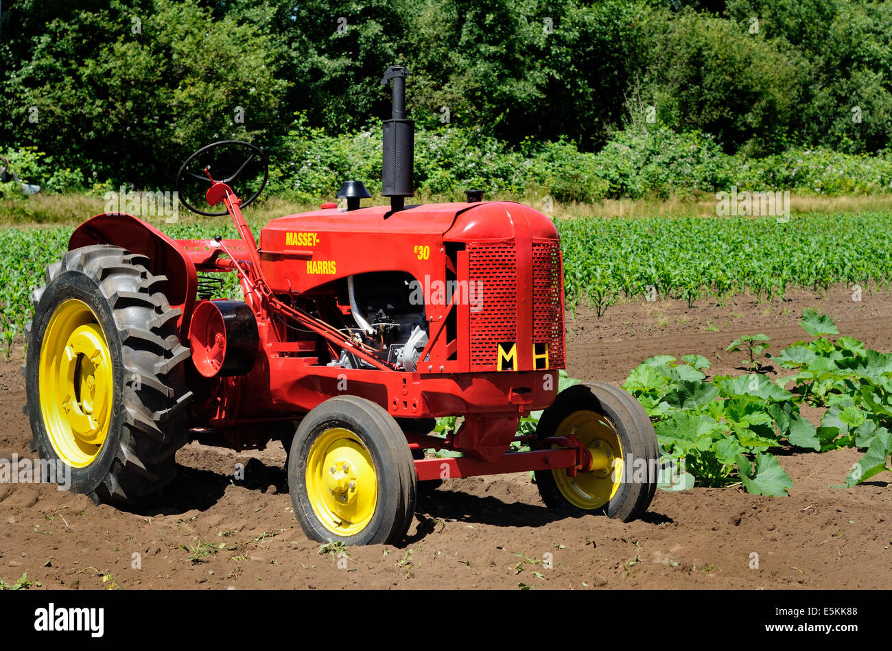 British farming equipment hi-res stock photography and images - Alamy
