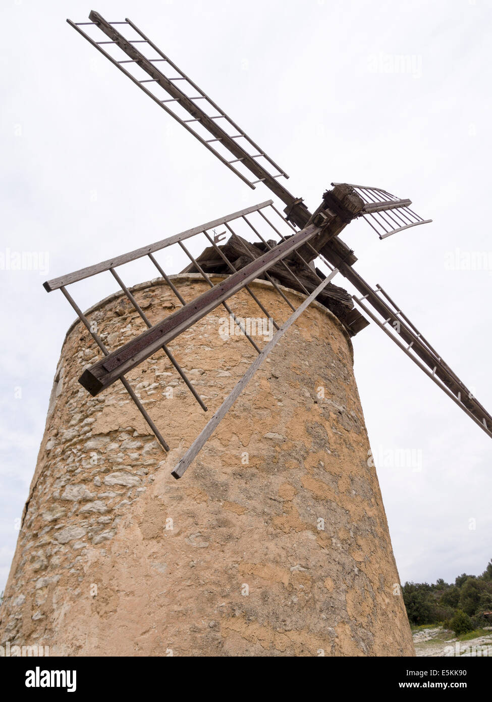 Disused windmill hi-res stock photography and images - Alamy