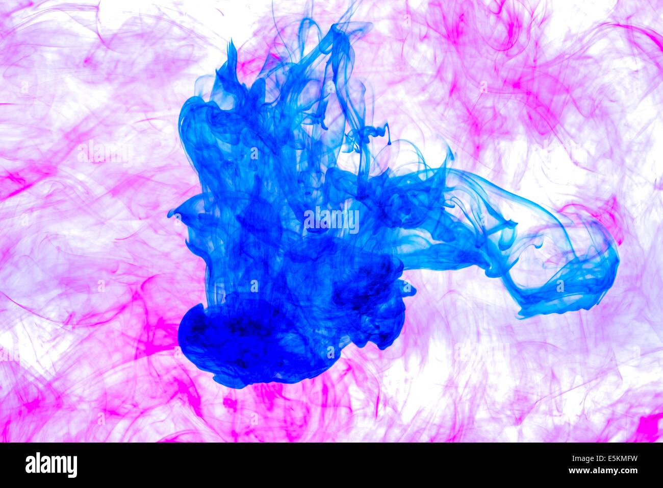Ink water mix fluid art hi-res stock photography and images - Alamy
