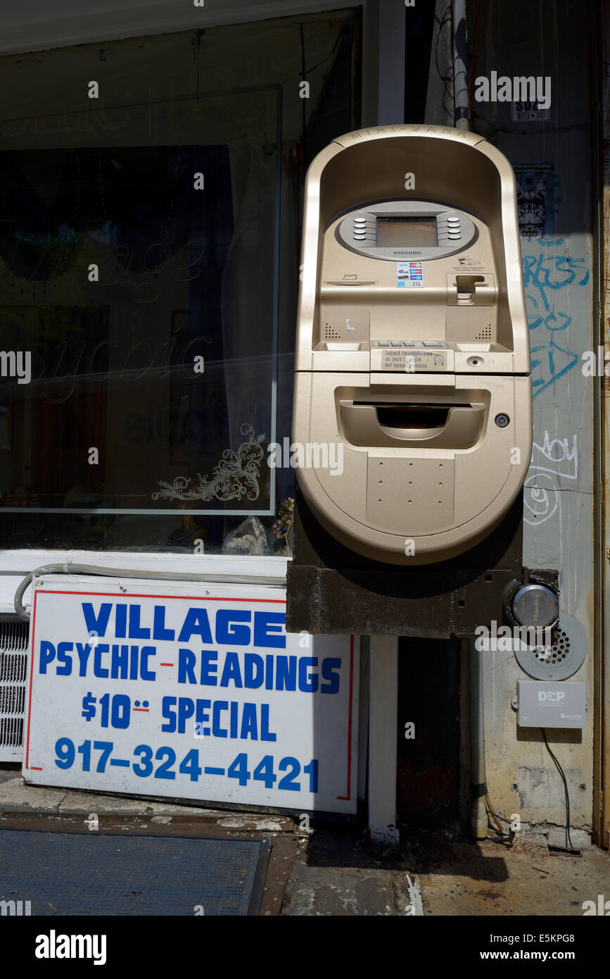 City atm hi-res stock photography and images - Alamy