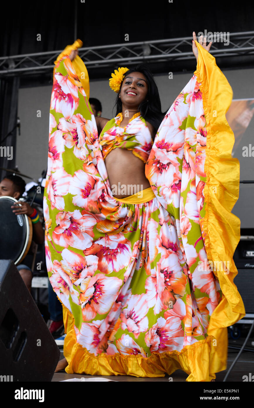 London, UK, 3rd August 2014 : Mauritian dancers preforms at the ...