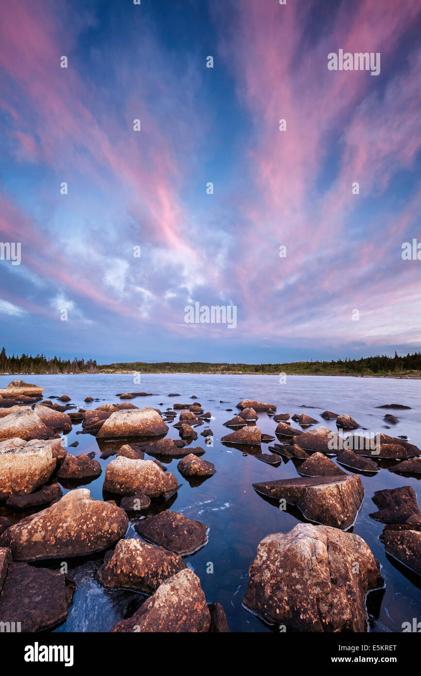 Newfoundland rocks hi-res stock photography and images - Alamy