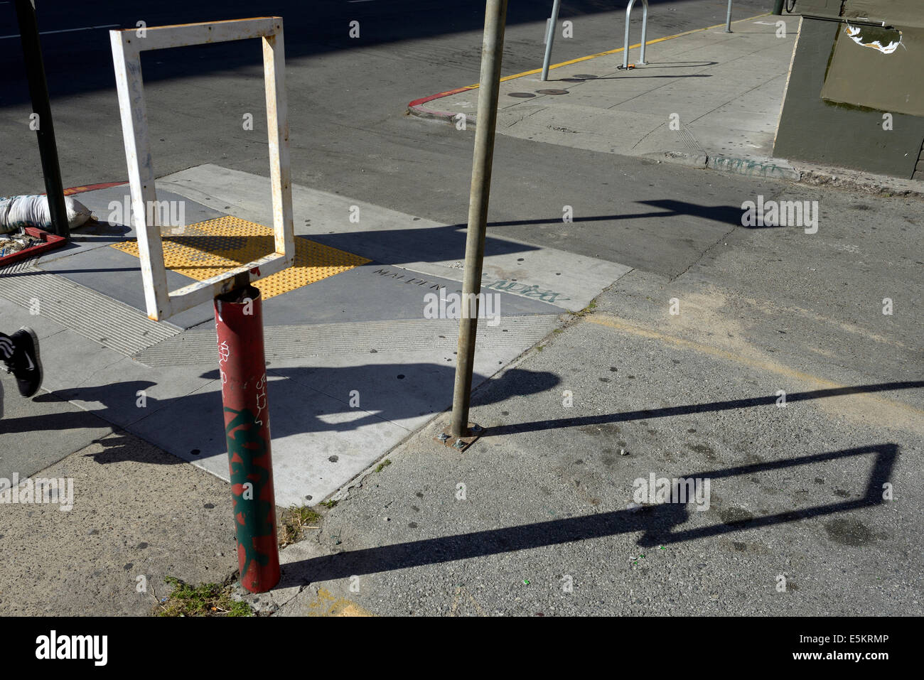 Street shapes hi-res stock photography and images - Alamy