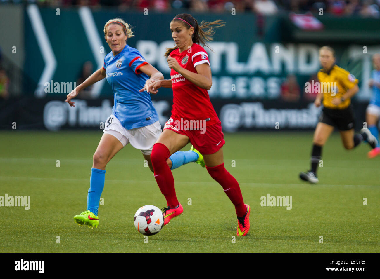Aug. 3, 2014 - Portland's ALEX MORGAN (13) brings the ball up field ...