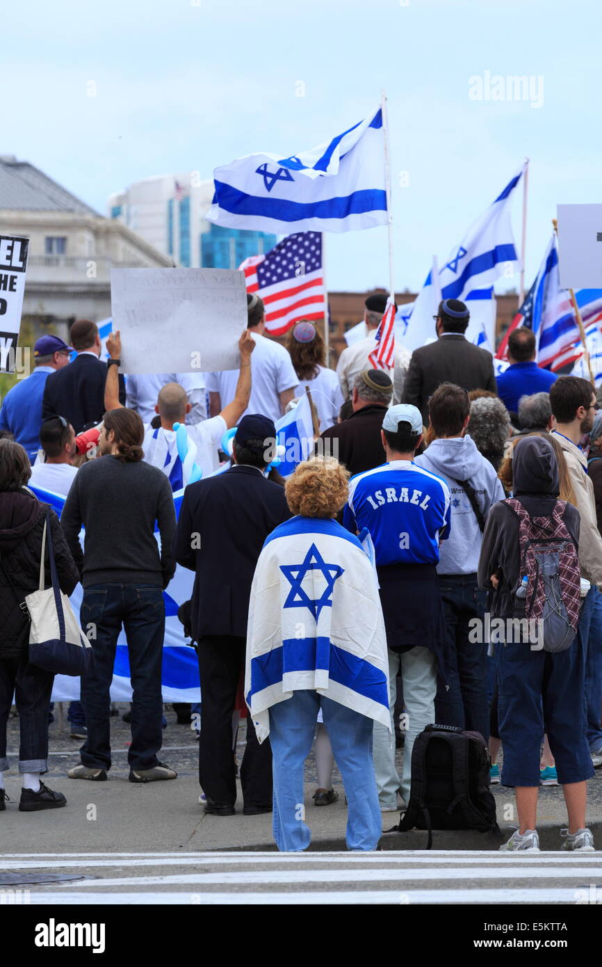 San Francisco, California, USA. 3rd Aug, 2014. Pro Israel supporters ...