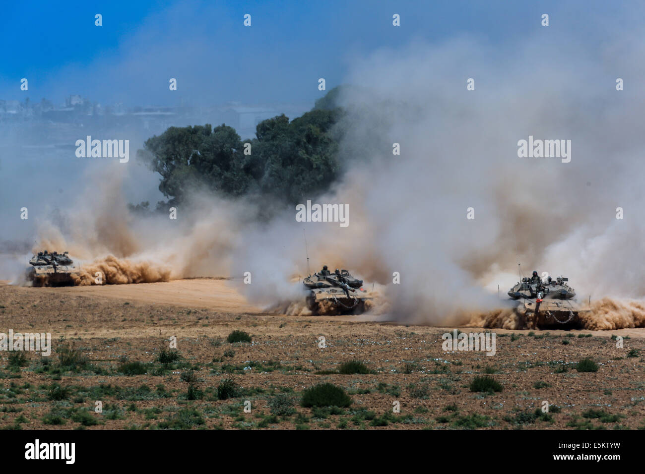 Merkava tanks hi-res stock photography and images - Alamy