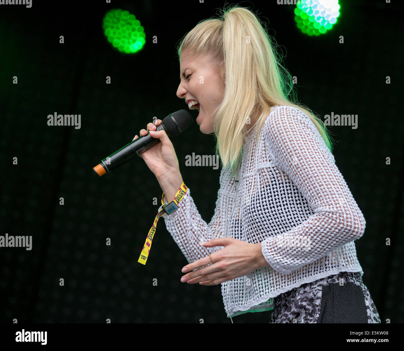 Chicago, Illinois, USA. 3rd Aug, 2014. Vocalist HANNAH REID of the band ...