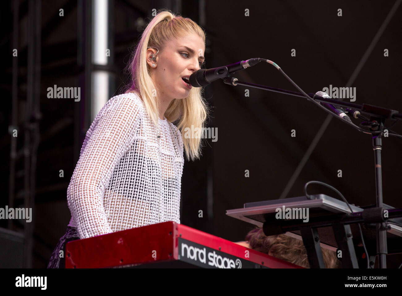 London grammar hannah reid hi-res stock photography and images - Alamy