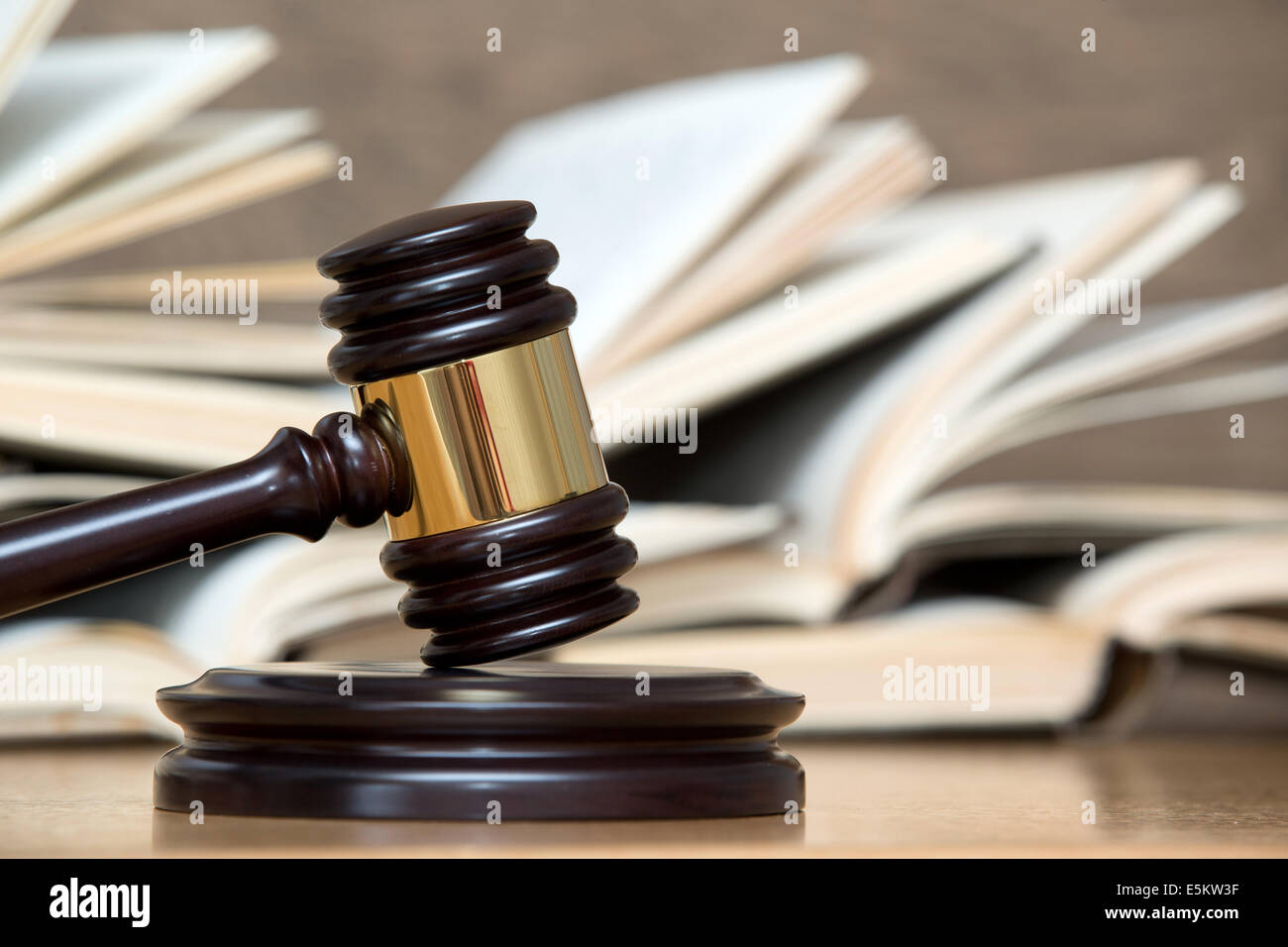 Golden gavel hi-res stock photography and images - Alamy