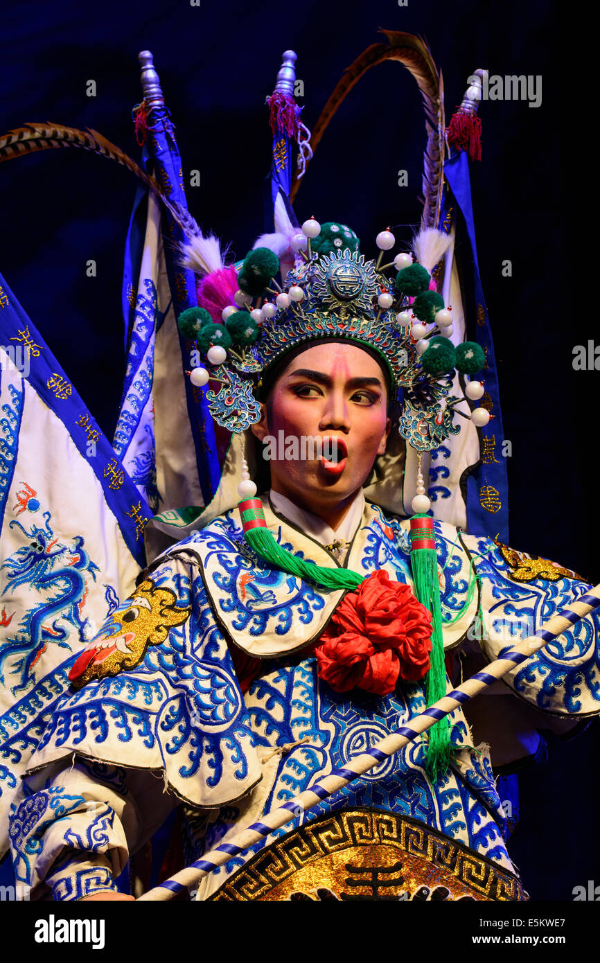 Male opera singer hi-res stock photography and images - Alamy