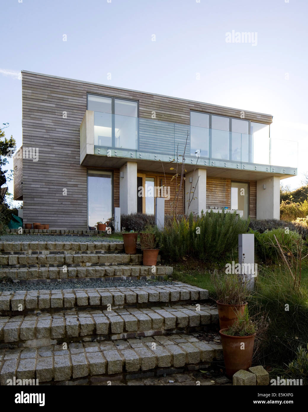 Two level roof hi-res stock photography and images - Alamy