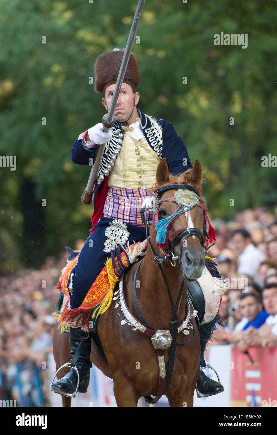 Sinj, Croatia. 3rd Aug, 2014. A horseman wearing traditional knight ...