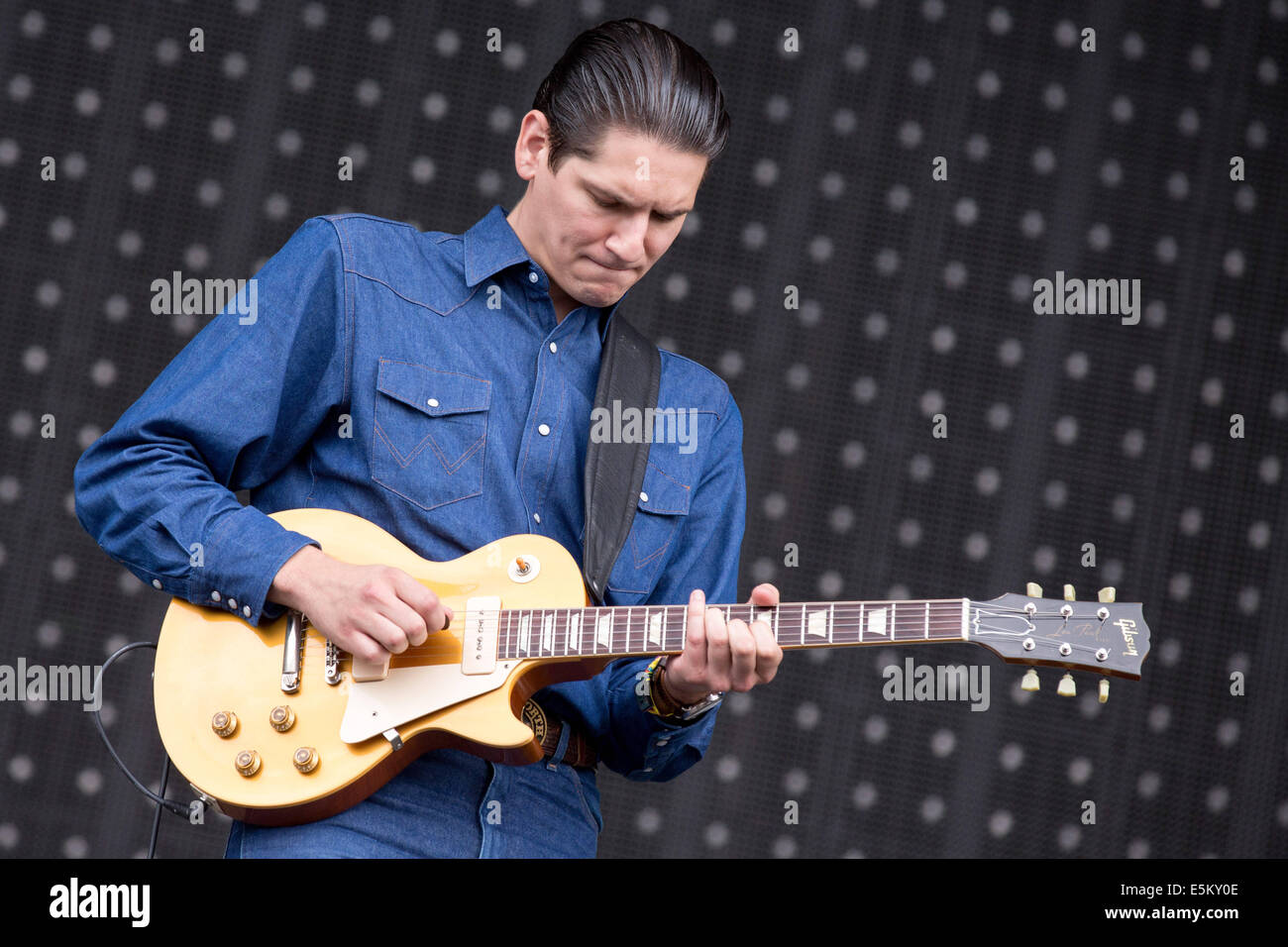 Chicago, Illinois, USA. 3rd Aug, 2014. AUSTIN JENKINS of the band White ...