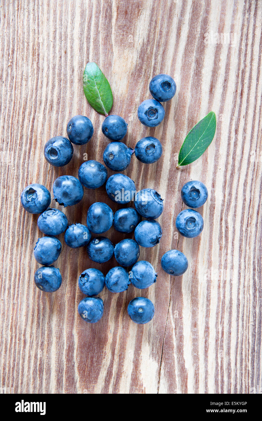 Blueberries on green table hi-res stock photography and images - Alamy
