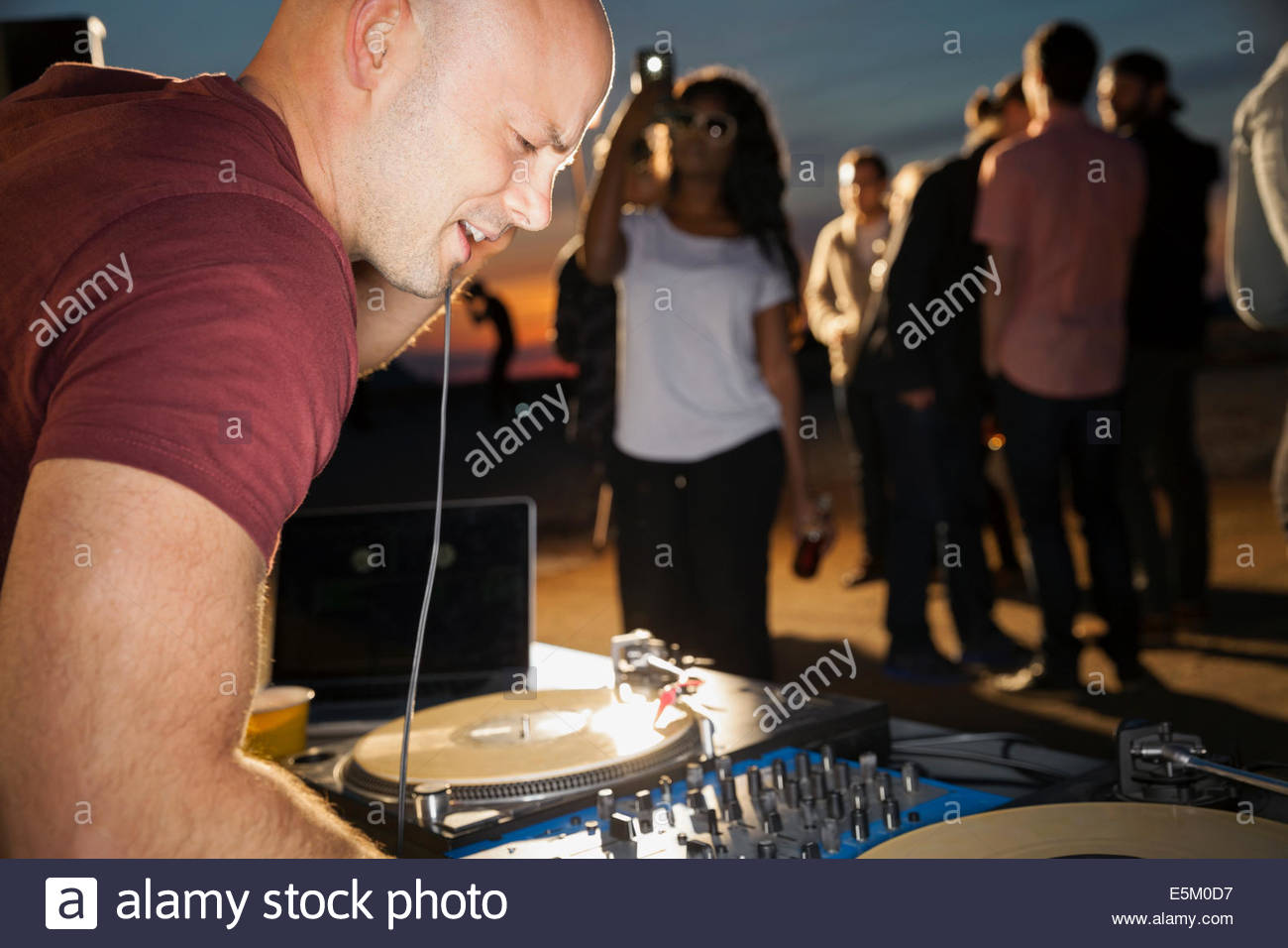Rooftop party night hi-res stock photography and images - Alamy