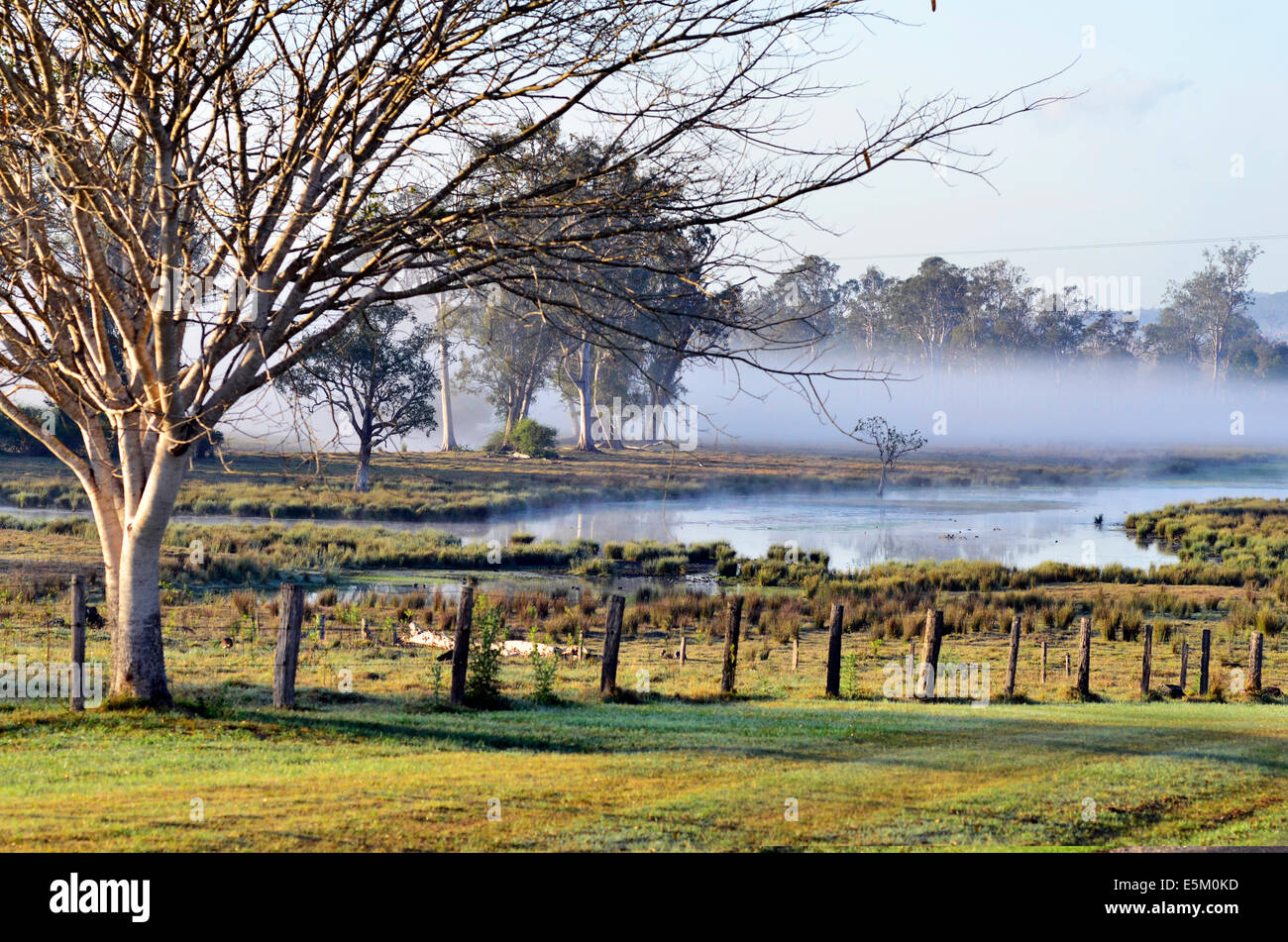 Mist over country hi-res stock photography and images - Alamy