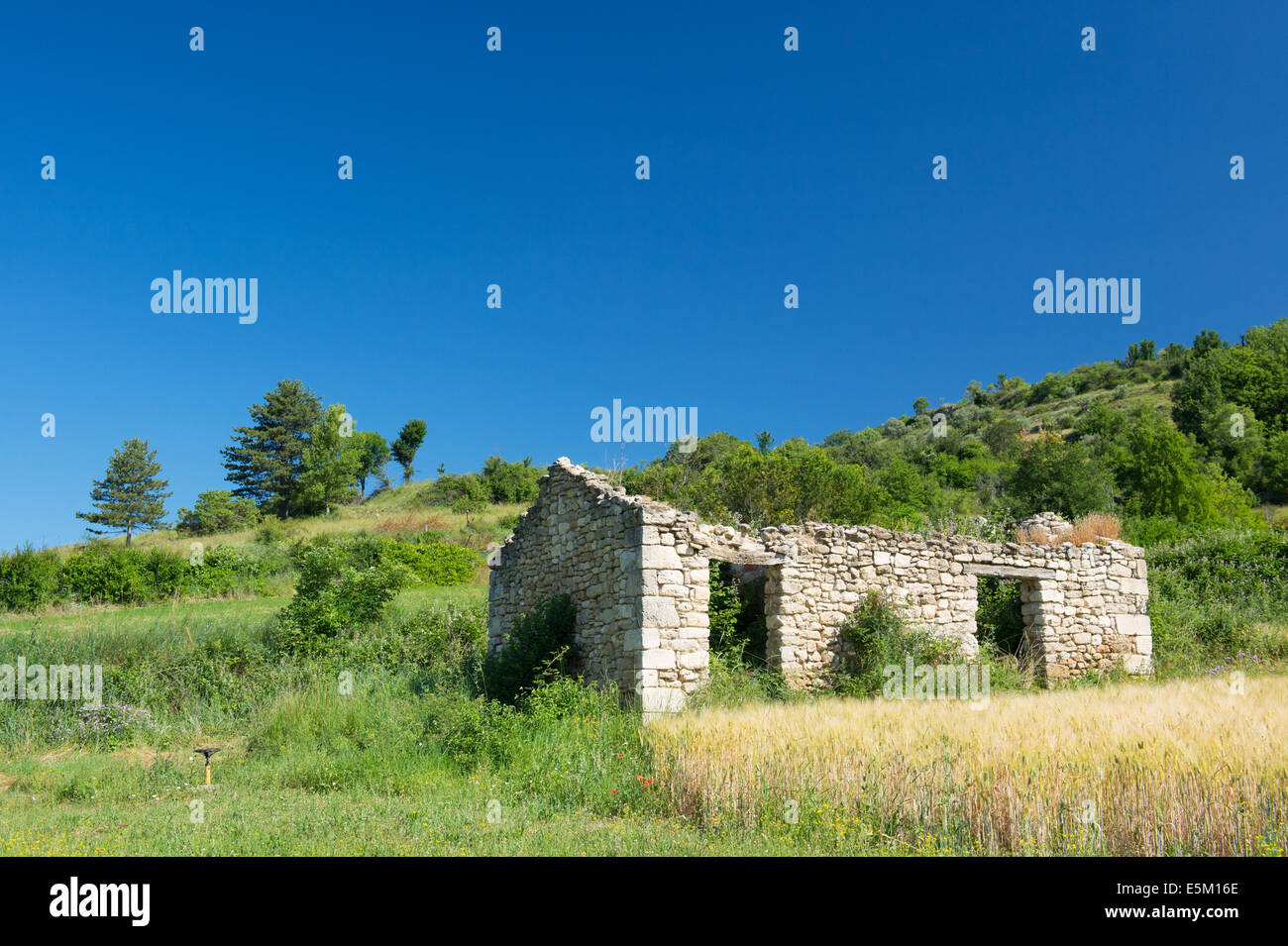 Inhabitable house hi-res stock photography and images - Alamy