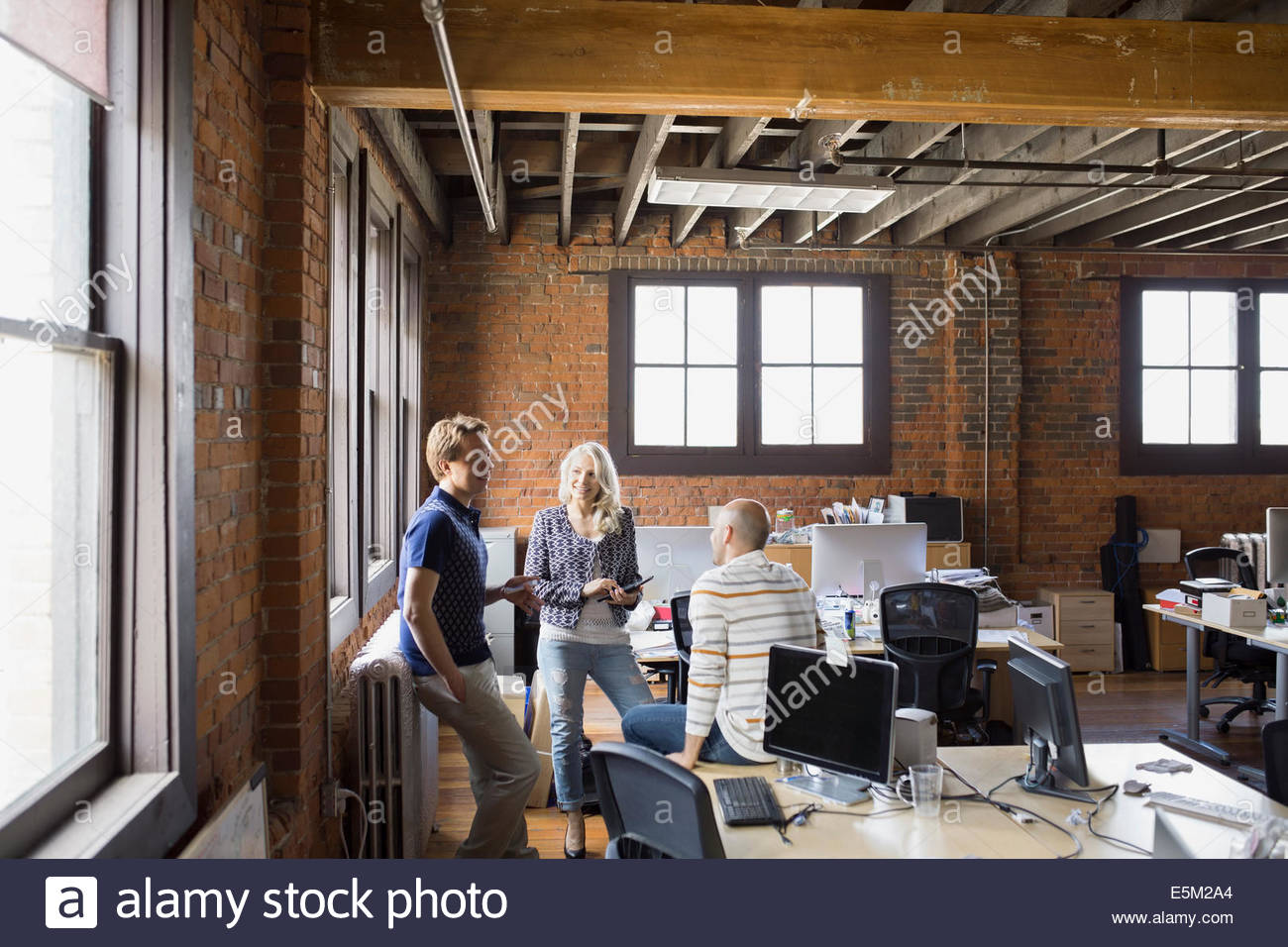Office dialogue hi-res stock photography and images - Alamy