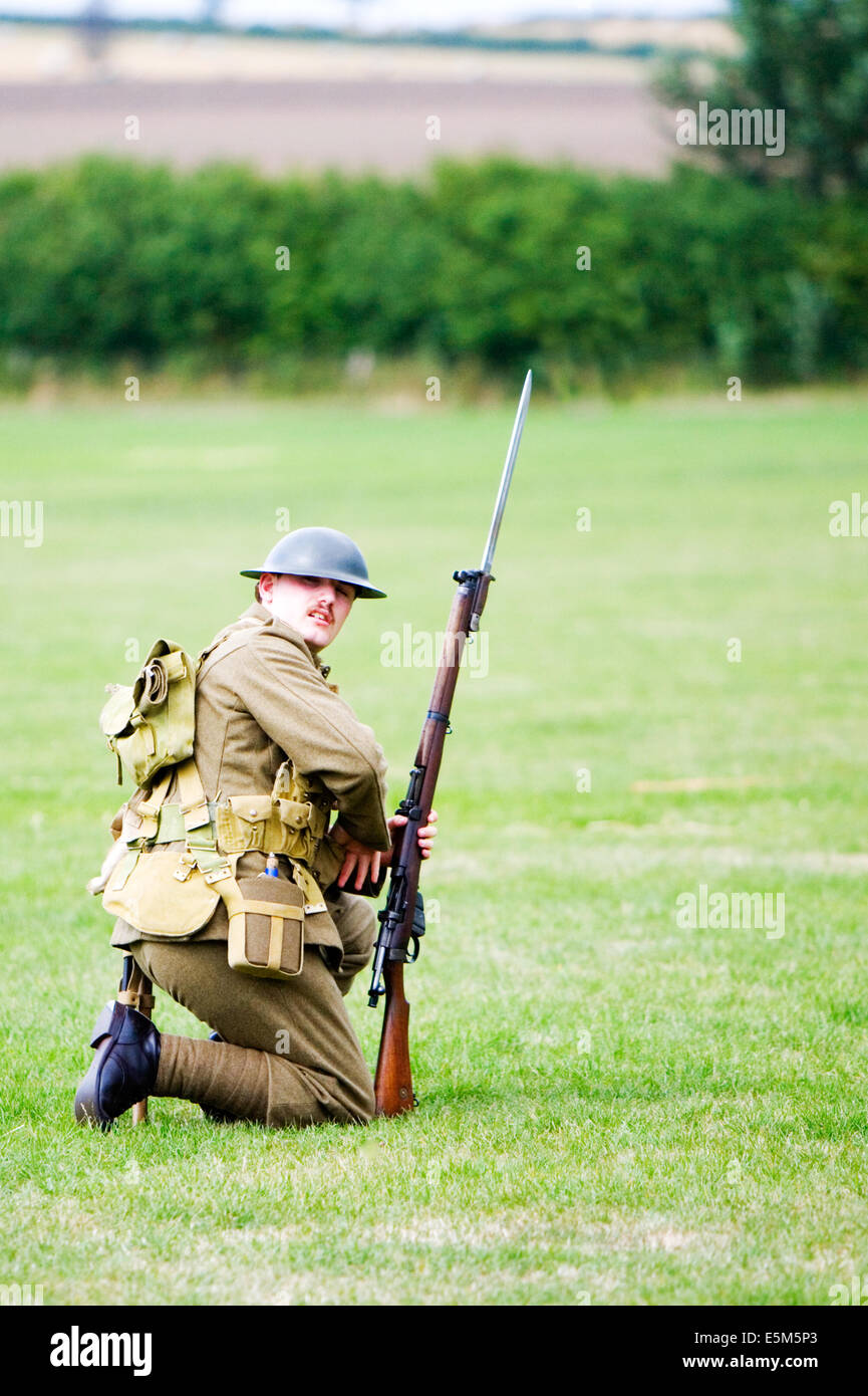 British Army Great War Soldier with Lee Enfield Rifle Sword Bayonet ...