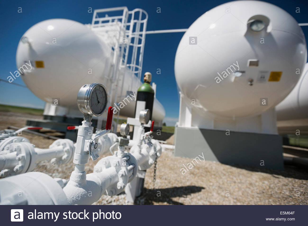 Fuel storage containers hi-res stock photography and images - Alamy