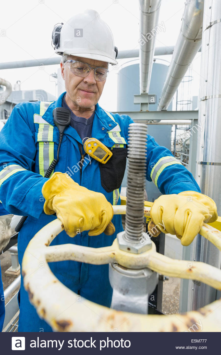 Oil valve turning hi-res stock photography and images - Alamy