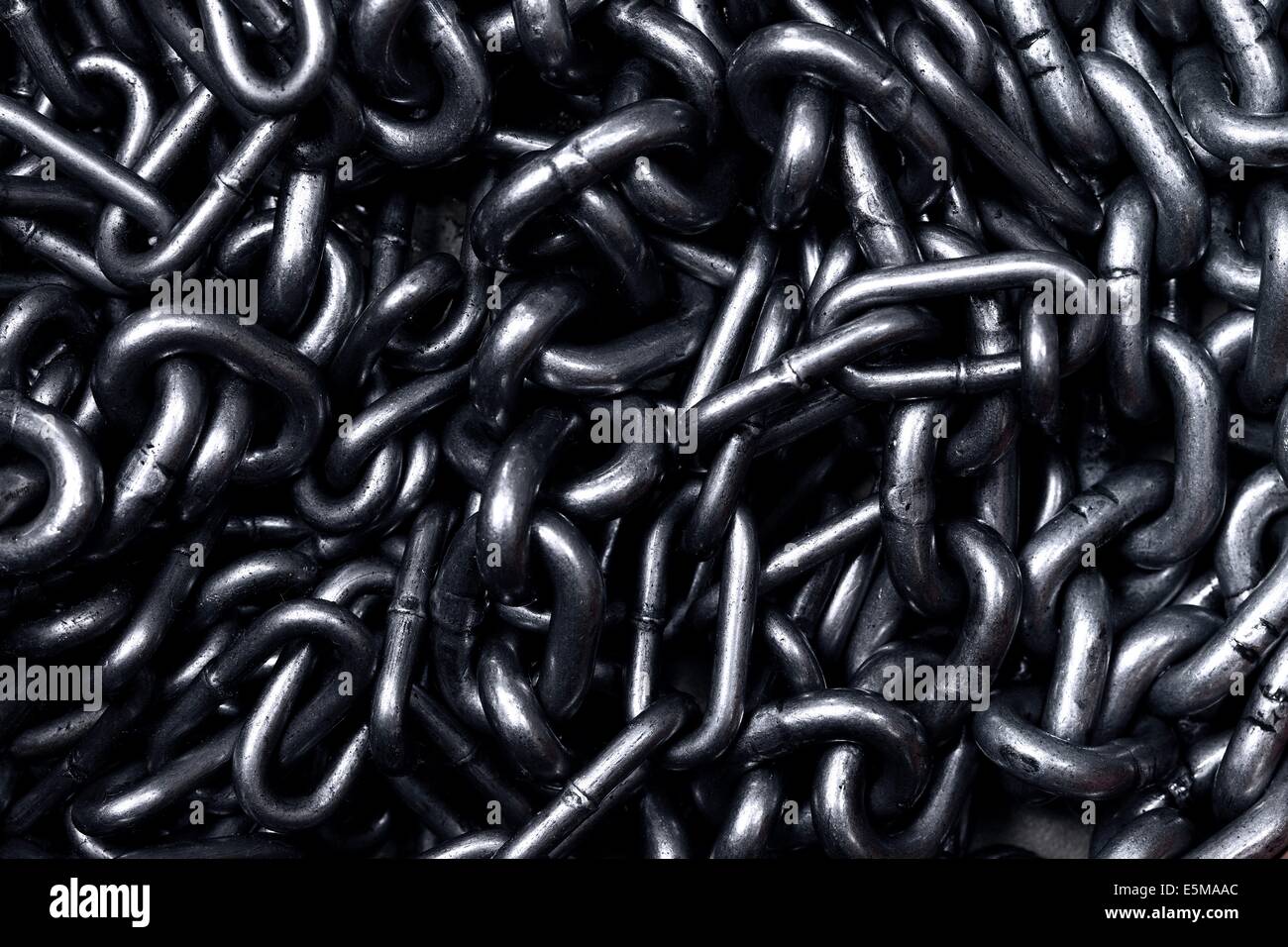 Shiny chains hi-res stock photography and images - Alamy