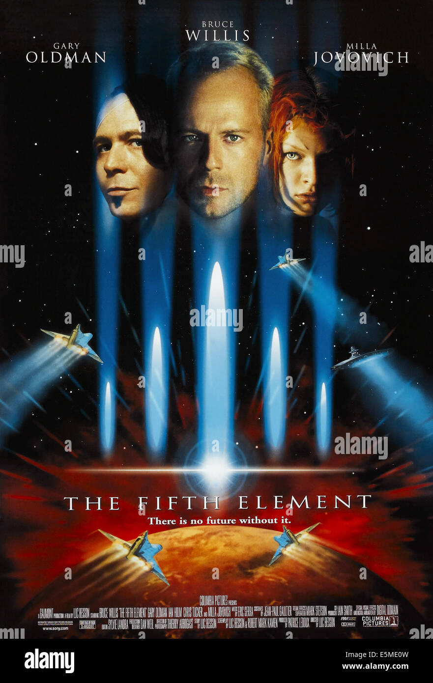 THE FIFTH ELEMENT, US poster, from left: Gary Oldman, Bruce Willis ...