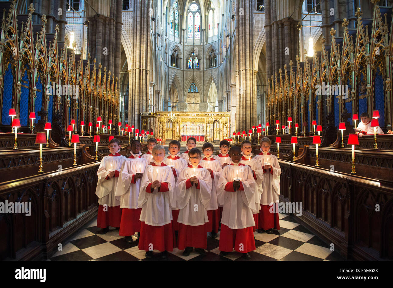 Mcc0051674.DT News.Westminster Abbey.Pic Shows Choir boys from ...